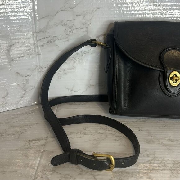 Coach | Bags | Coach Vintage Devon 998 Classic Black Leather Turnlock ...